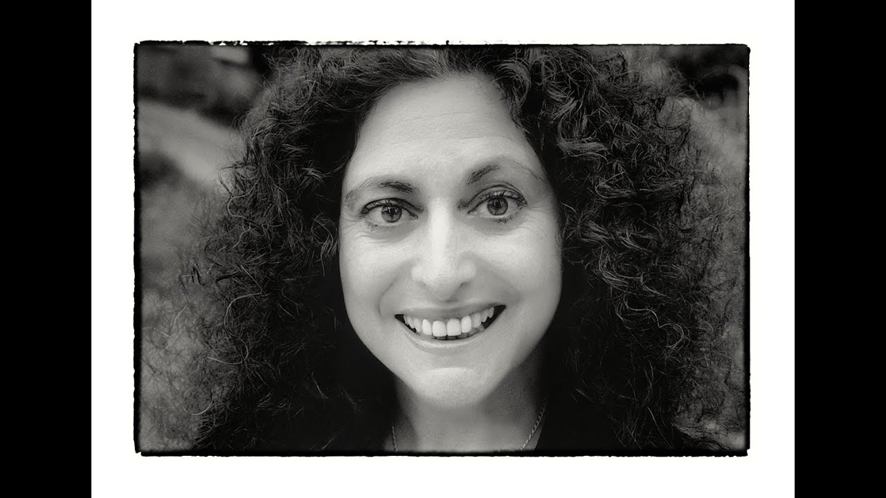 Vicki Subirana, una maestra catalana en Katmandú - YouTube