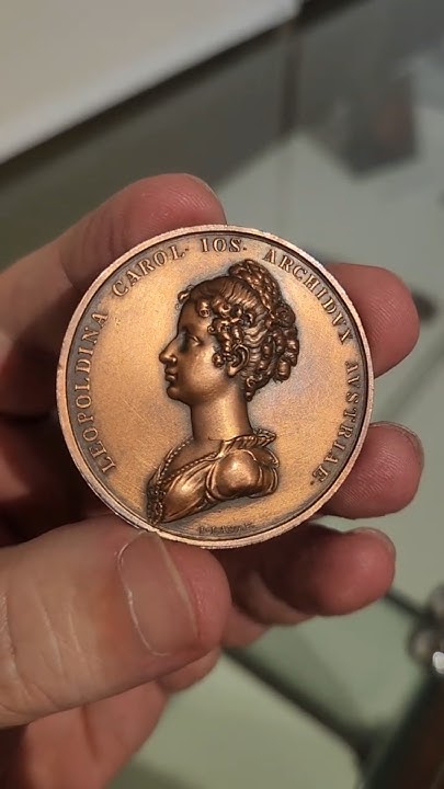 Medalha e leque comemorativos. Imperatriz Leopoldina 1817 #historianaocontada - YouTube