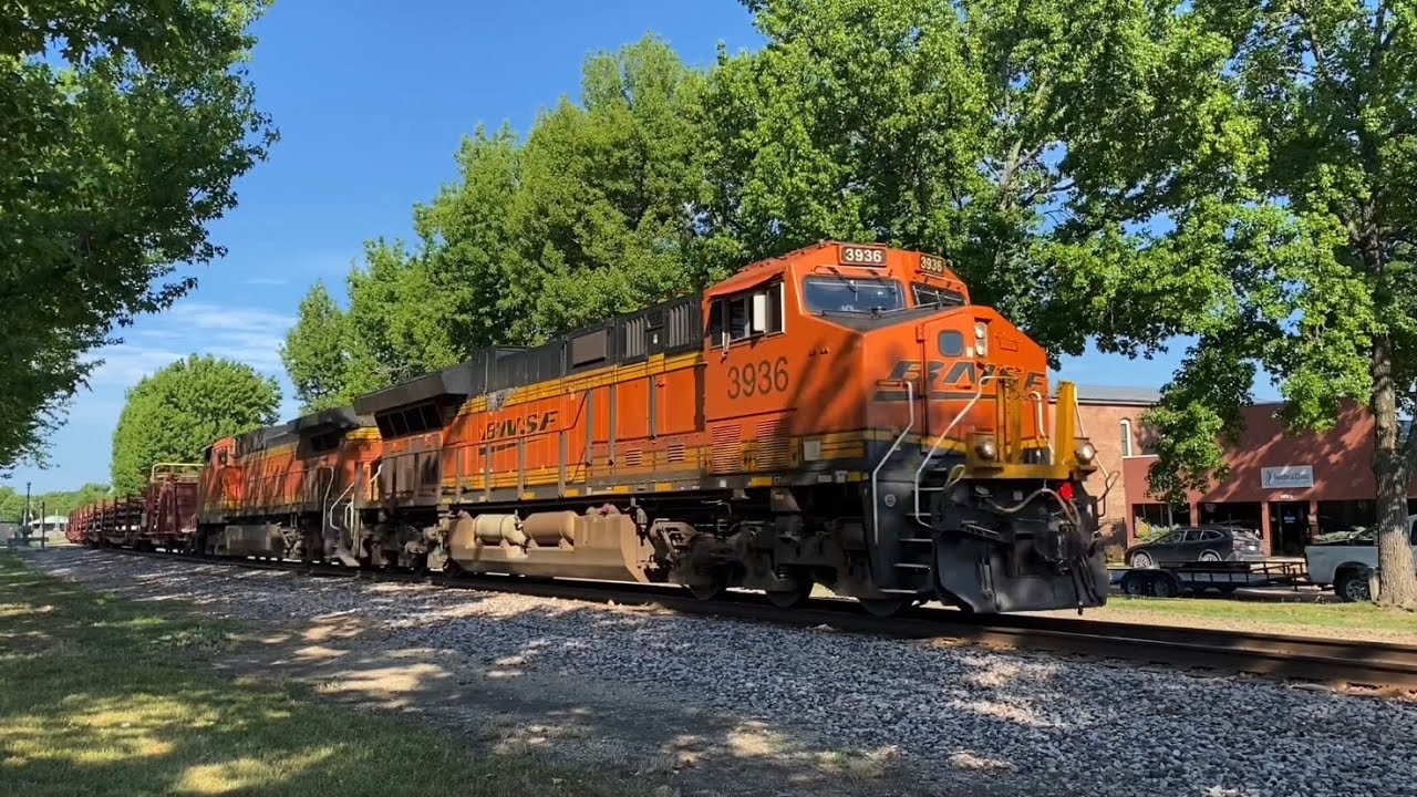 BNSF 3936’s Nathan K5HLA Train Horn - St. James, MO - YouTube