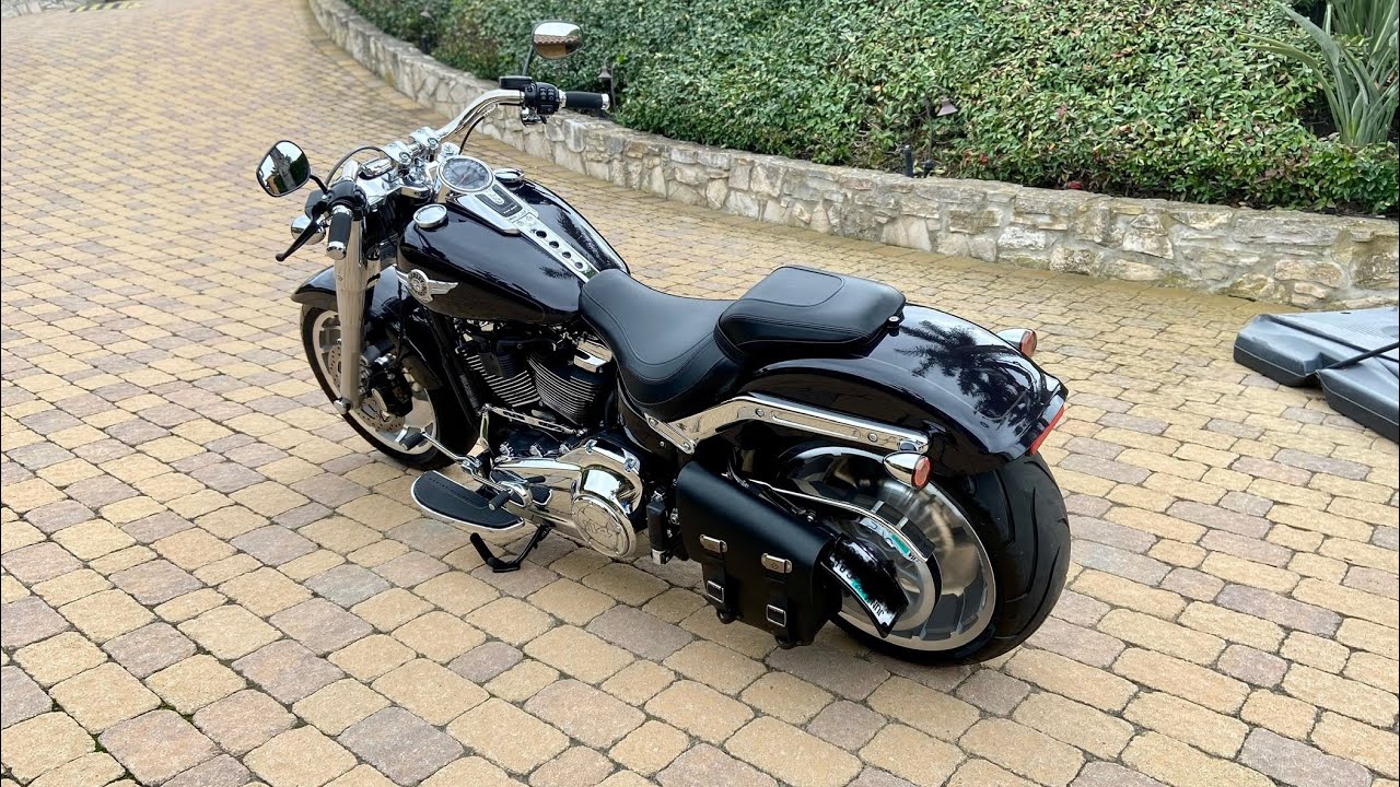 HARLEY DAVIDSON FATBOY 114 - YouTube