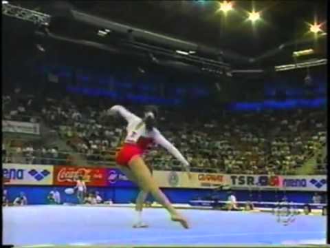 Sarah Deegan 1997 Worlds AA Floor Exercise - YouTube
