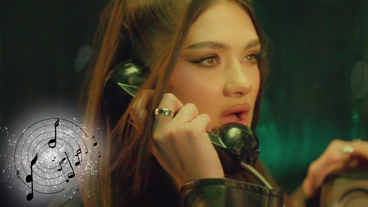 Misha Miller - Un minut | Official Video - YouTube