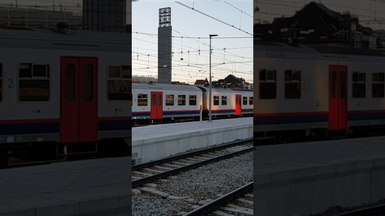 SNCB/NMBS Class 21 (HLE 21) 2145 arriving at Brussels Midi Station on ...