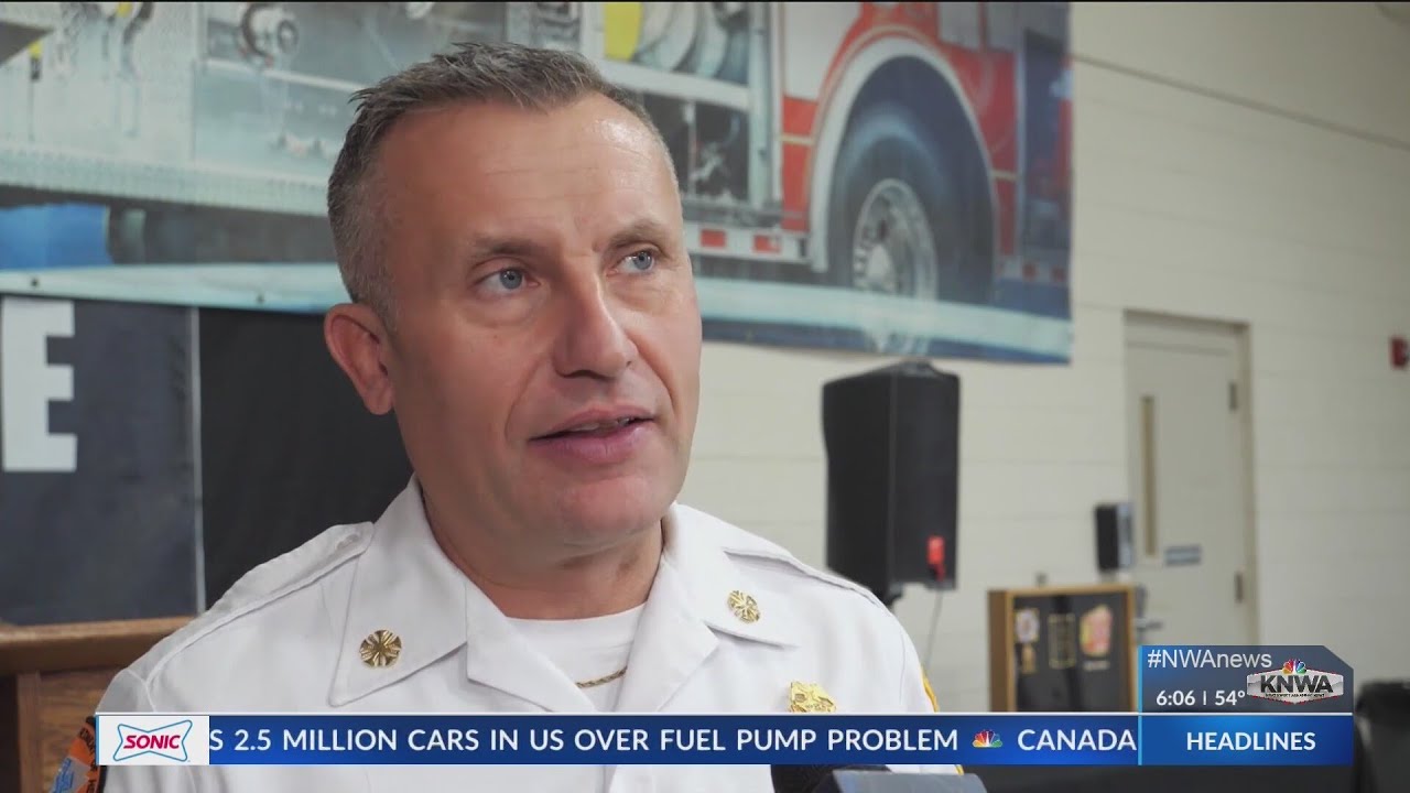 Rogers fire chief Tom Jenkins celebrated at retirement party - YouTube