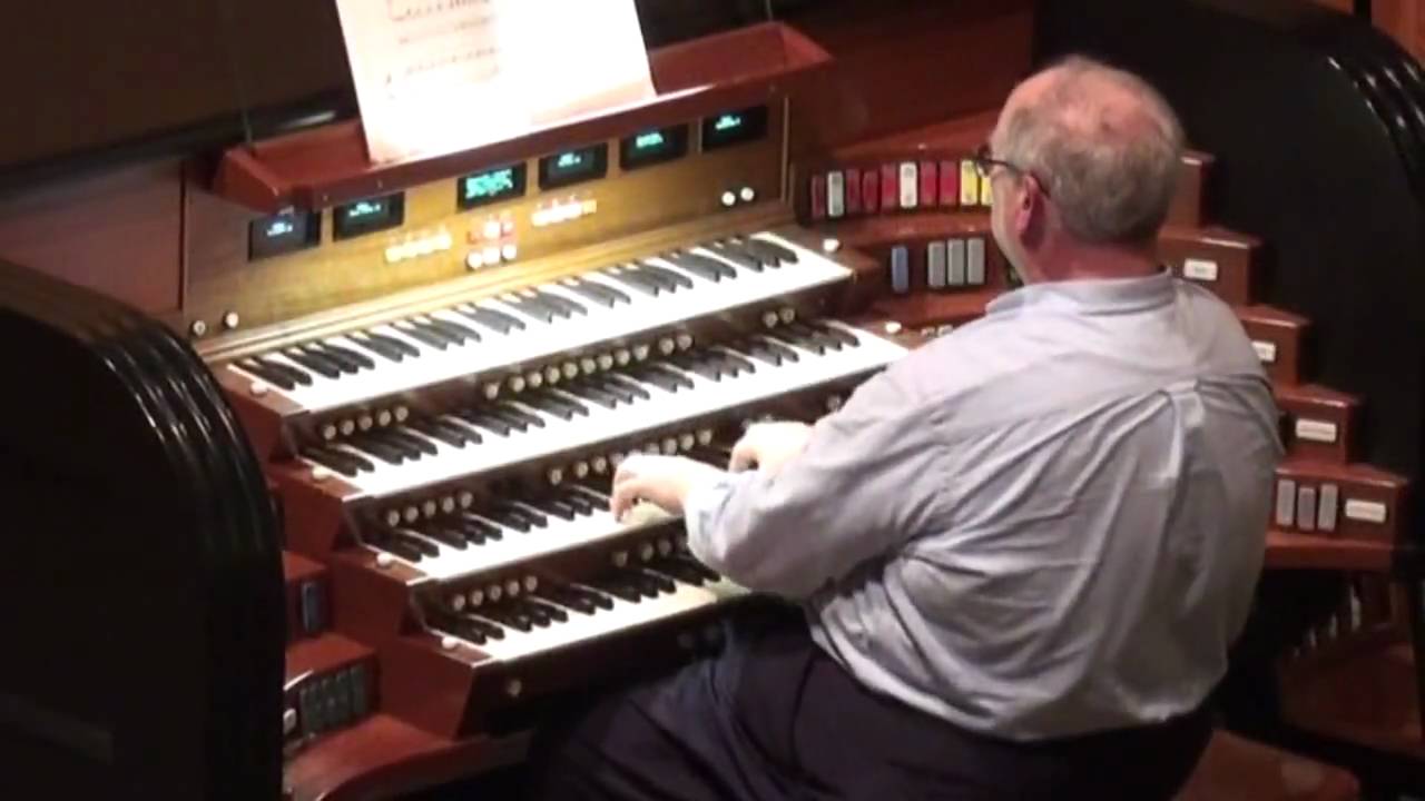 "Rigaudon" by Andre Campra - YouTube