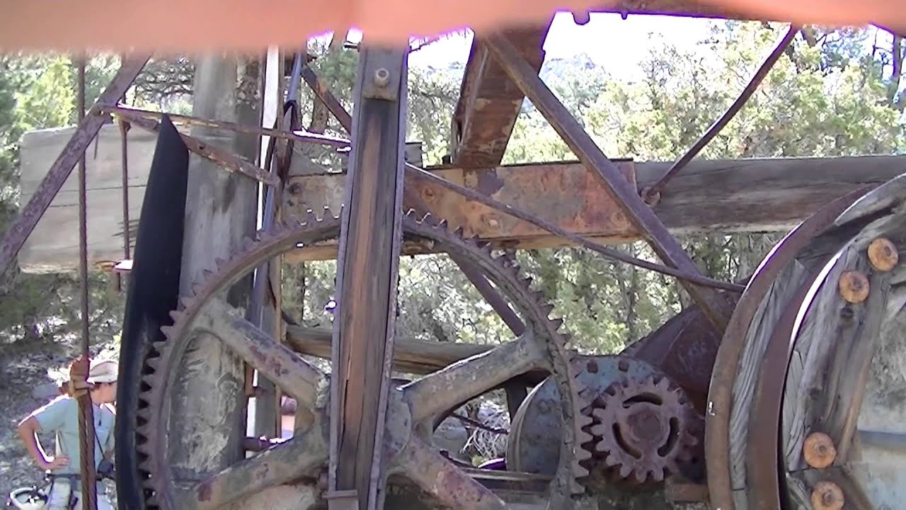 Early 1900s Portable Well Drilling Rig - YouTube