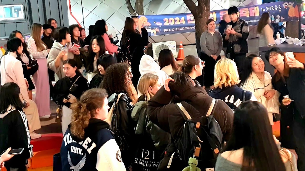 [STREET ARTIST] ONE OF. WITH AUDIENCE. INTERACTIVE HONGDAE BUSKING ...