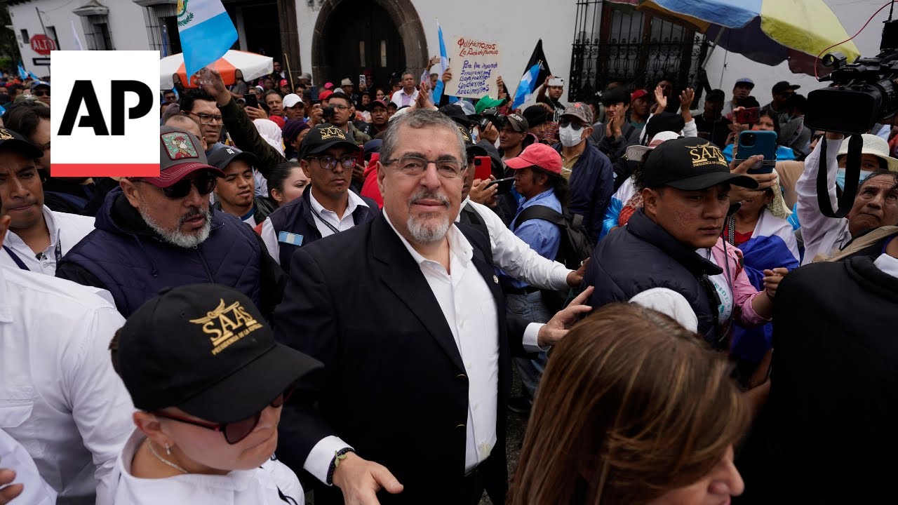 Guatemala's president-elect Bernardo Arévalo leads march through ...
