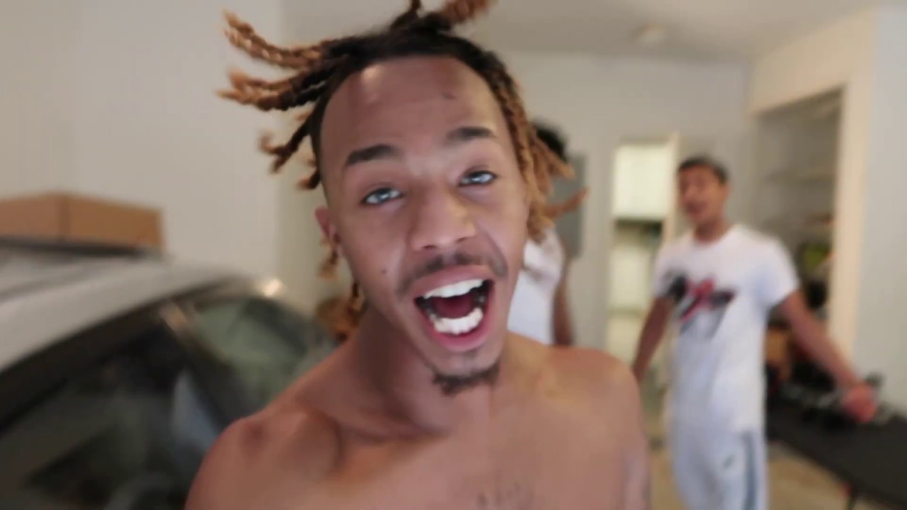 Garage sell prank on RUNIKTV & FRIENDS - YouTube