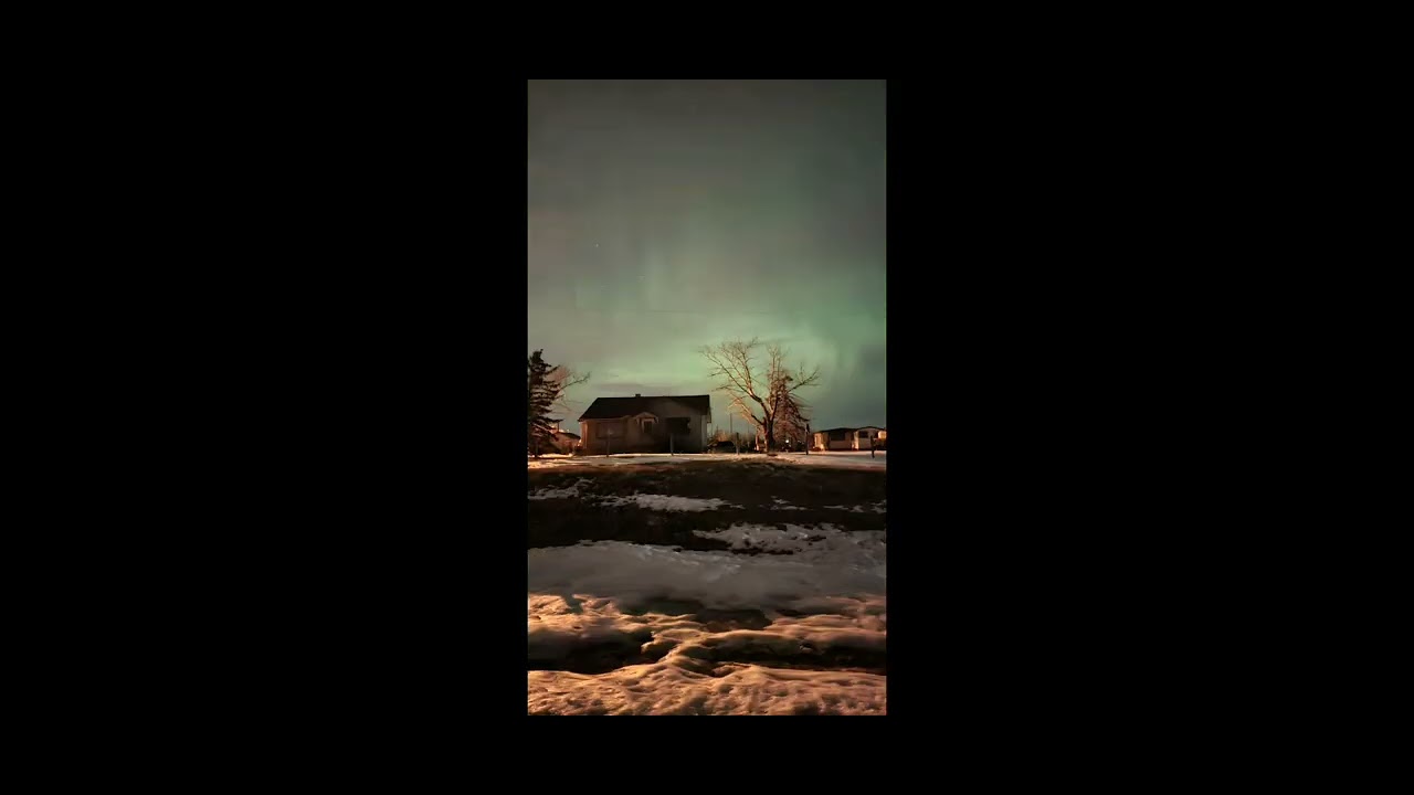 Finally... I saw you lady aurora borealis (Strathcona 3/23/2023) - YouTube