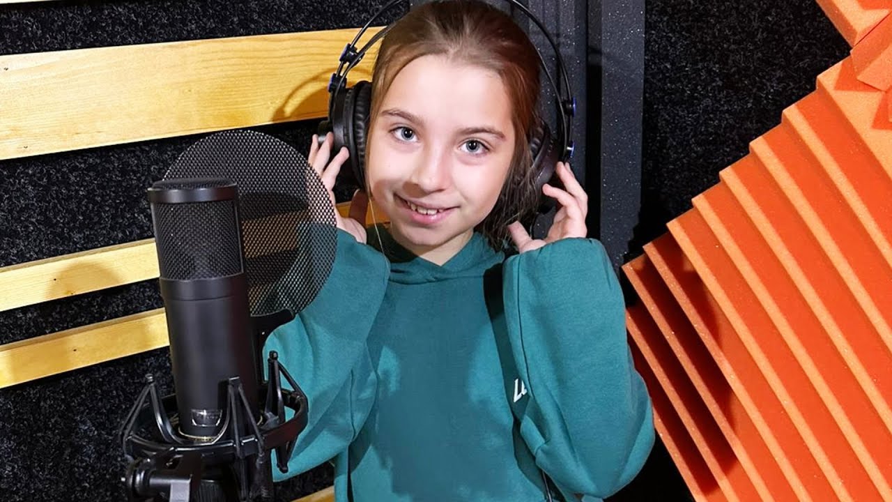 Briana T. - Vise Și Minuni - YouTube