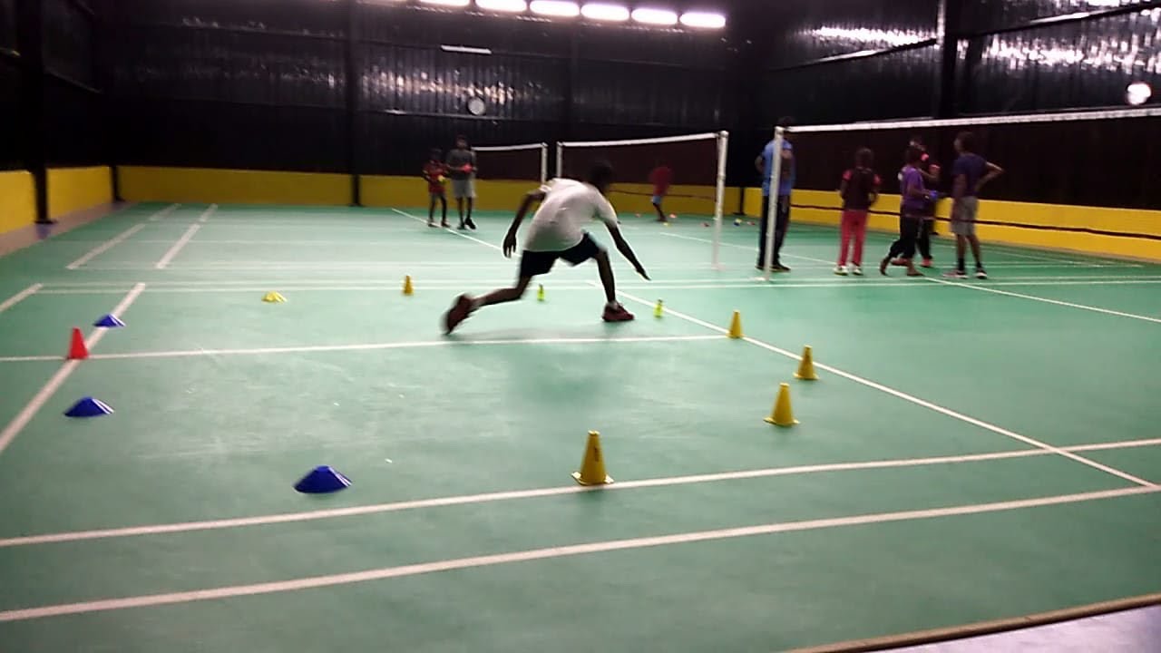 How to Pick Up Shuttle For beginners Shuttle Throwing In Tamil - YouTube
