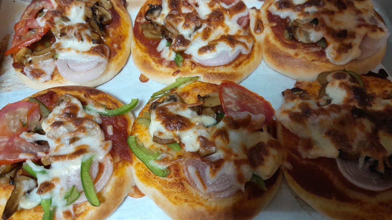 How to Bake Mini Pizza at home . - YouTube