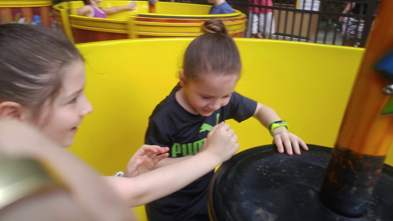 Story Land Cuckoo Clockenspiel - YouTube