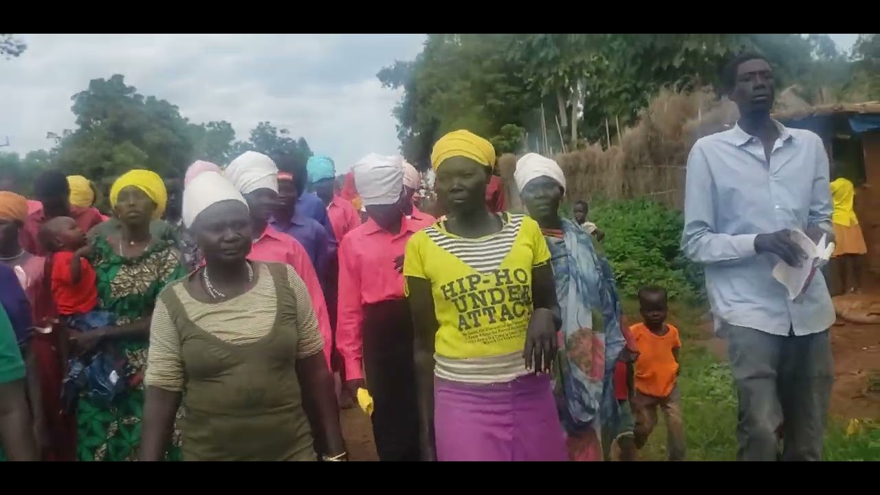 al mabaan people warm welcoming my mom teresa in Sherkole camp. - YouTube