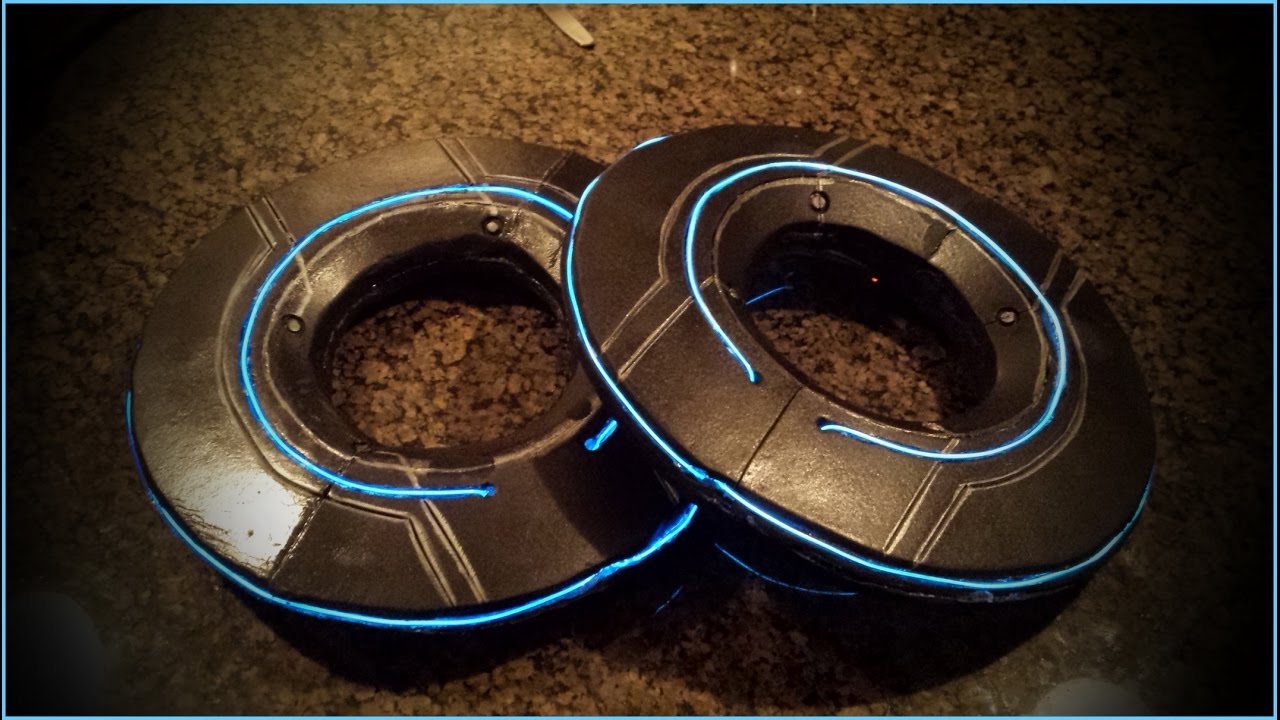 DIY Tron Identity Disc - Flynn Cosplay - YouTube