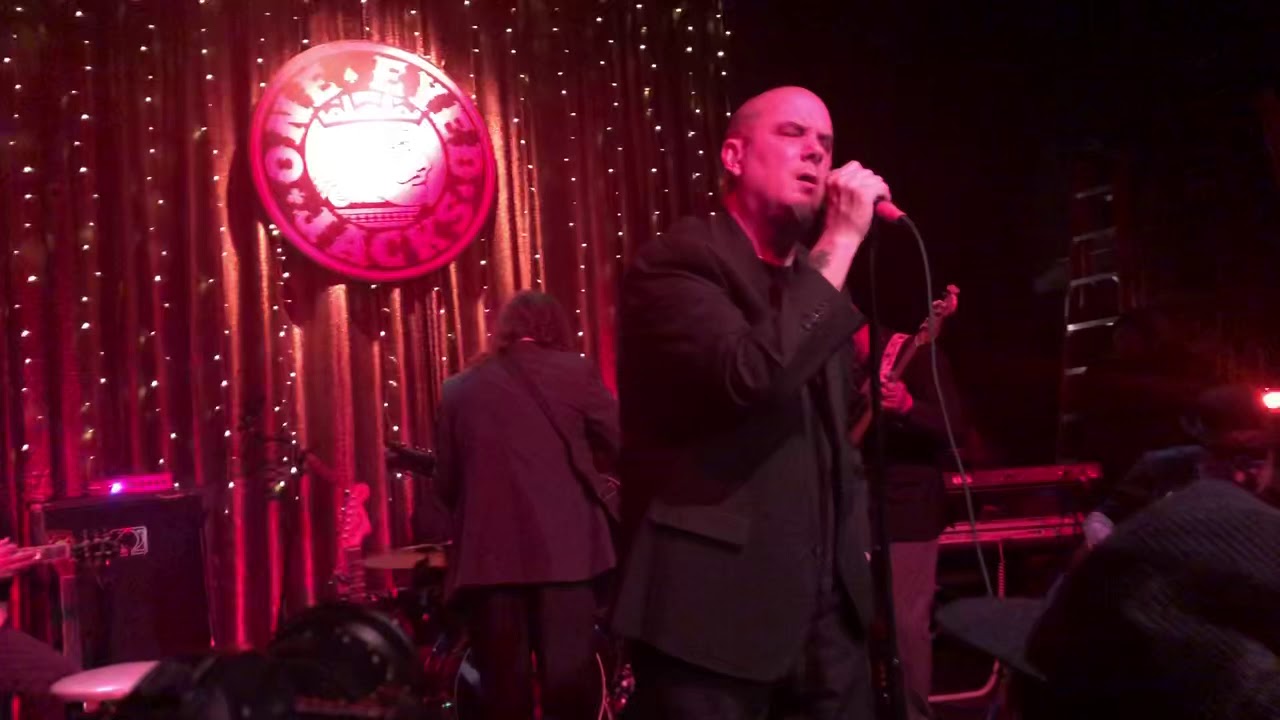 En Minor Live Philip Anselmo - YouTube