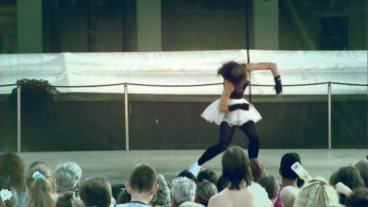 15 year old dancing Electric Boogie - YouTube