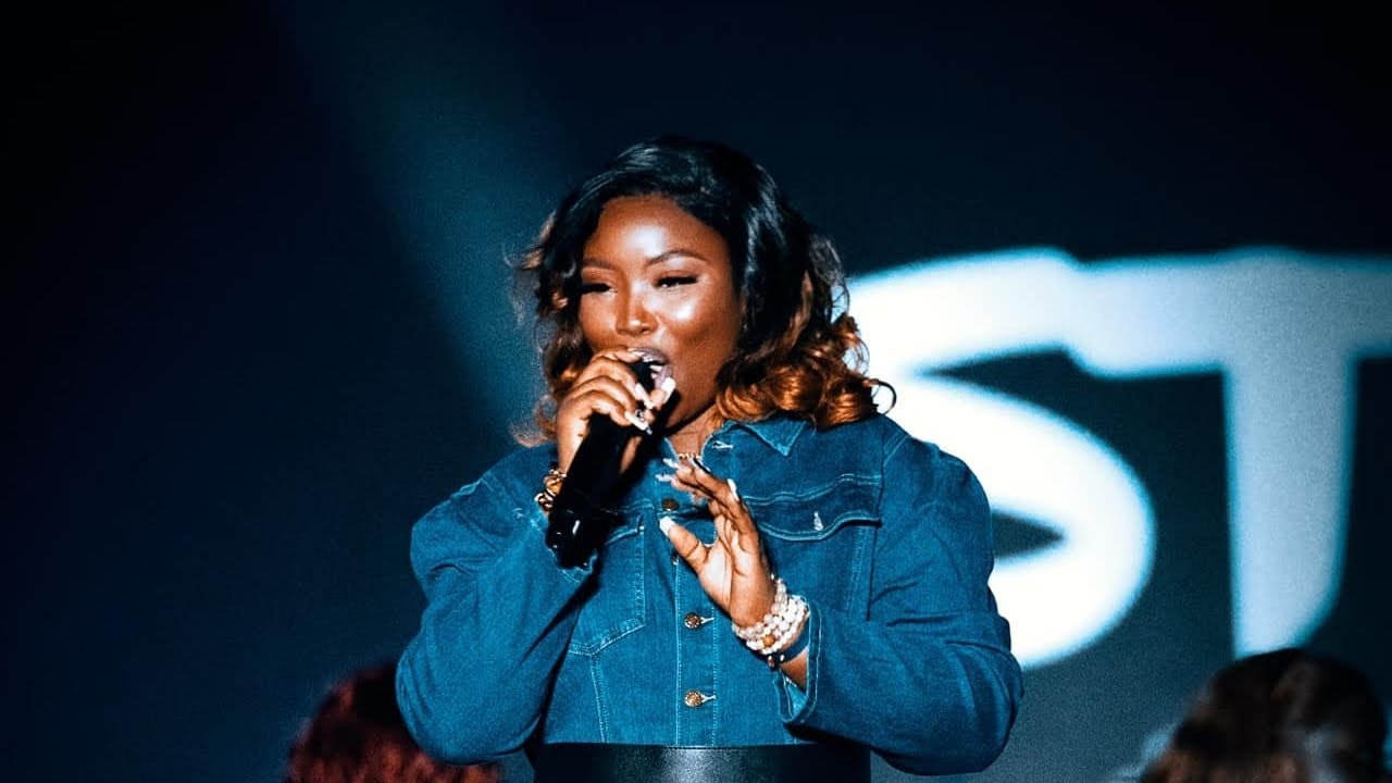 Roseline layo enflamme Harlem à New-York après le CASINO de Paris ...