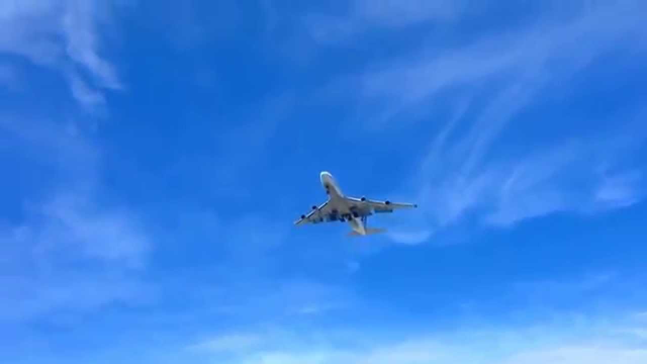 ANZ 747 landing YBBN 290314 - YouTube