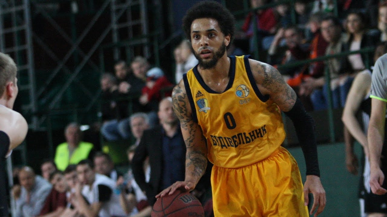 Fake Move by Brandon Fields against Mavpy - YouTube