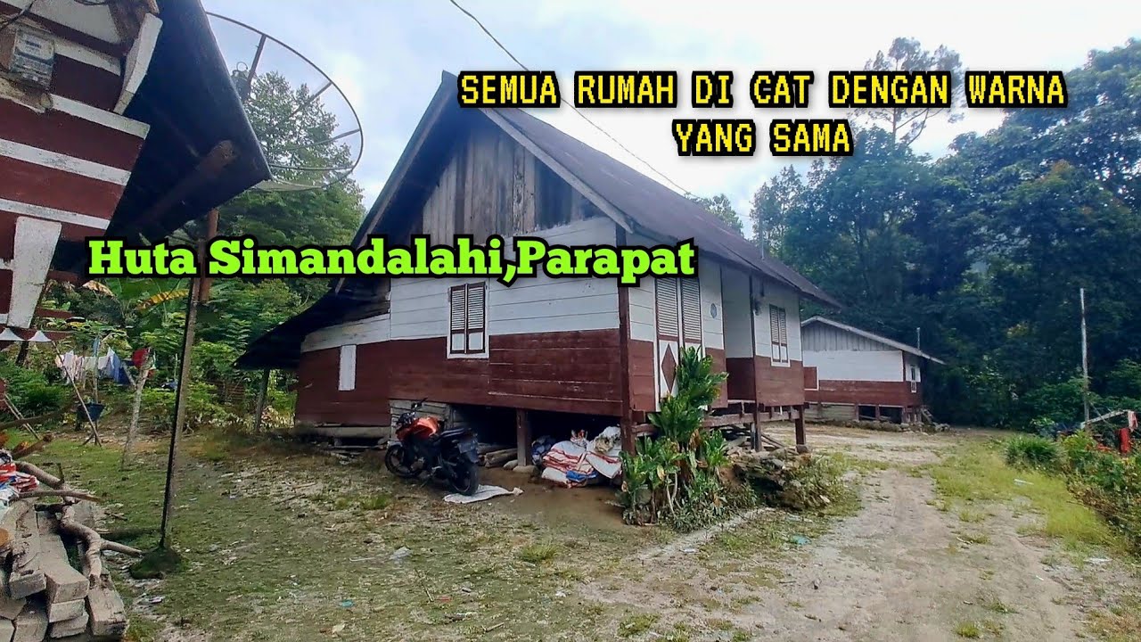 Suasana desa tradisional yang sunyi,di pinggiran kota wisata PARAPAT ...