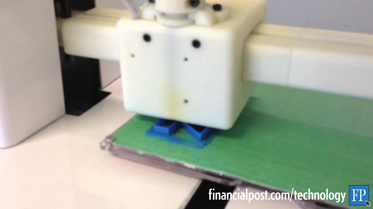 How a 3D printer works - YouTube