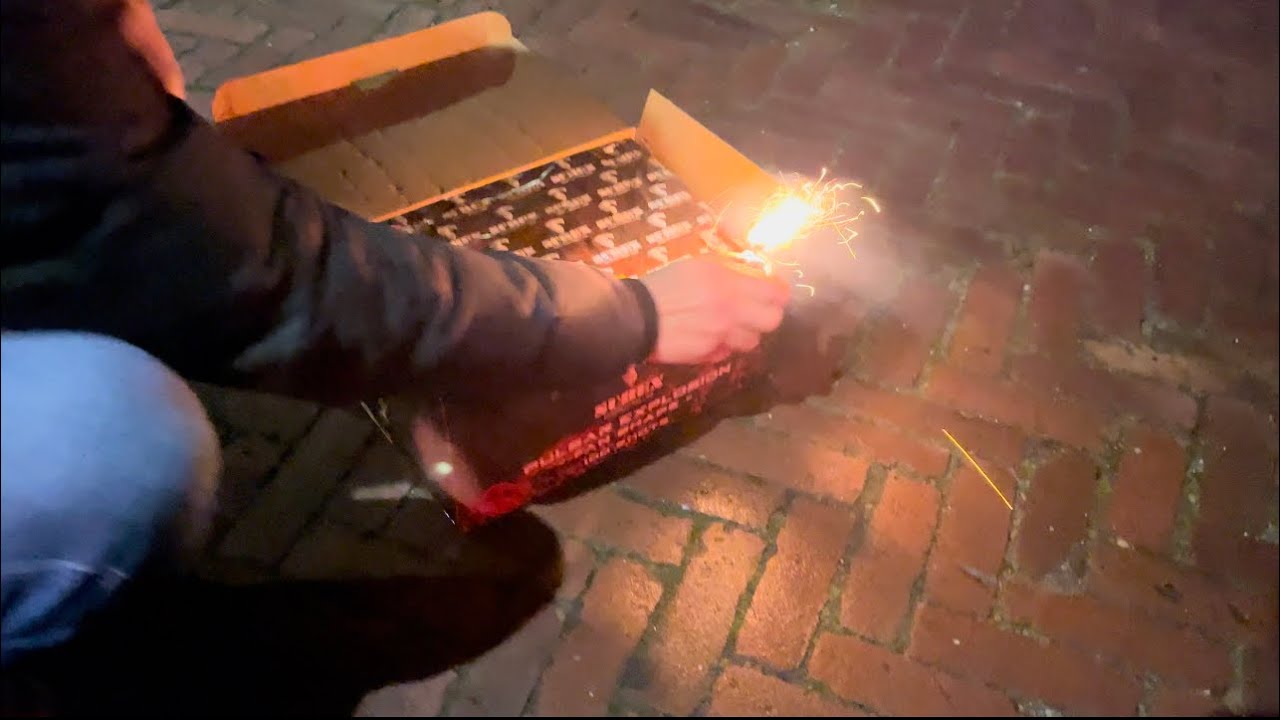 [4K] Pulsar Explosion 100 Shots Fan Shape Straat Video Jaarwisseling ...