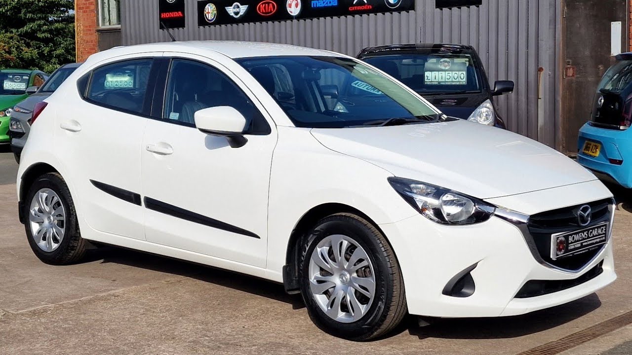 2017 (17) Mazda 2 SE 1.5 5Dr in Arctic White. 31k Miles. 6 Mazda ...