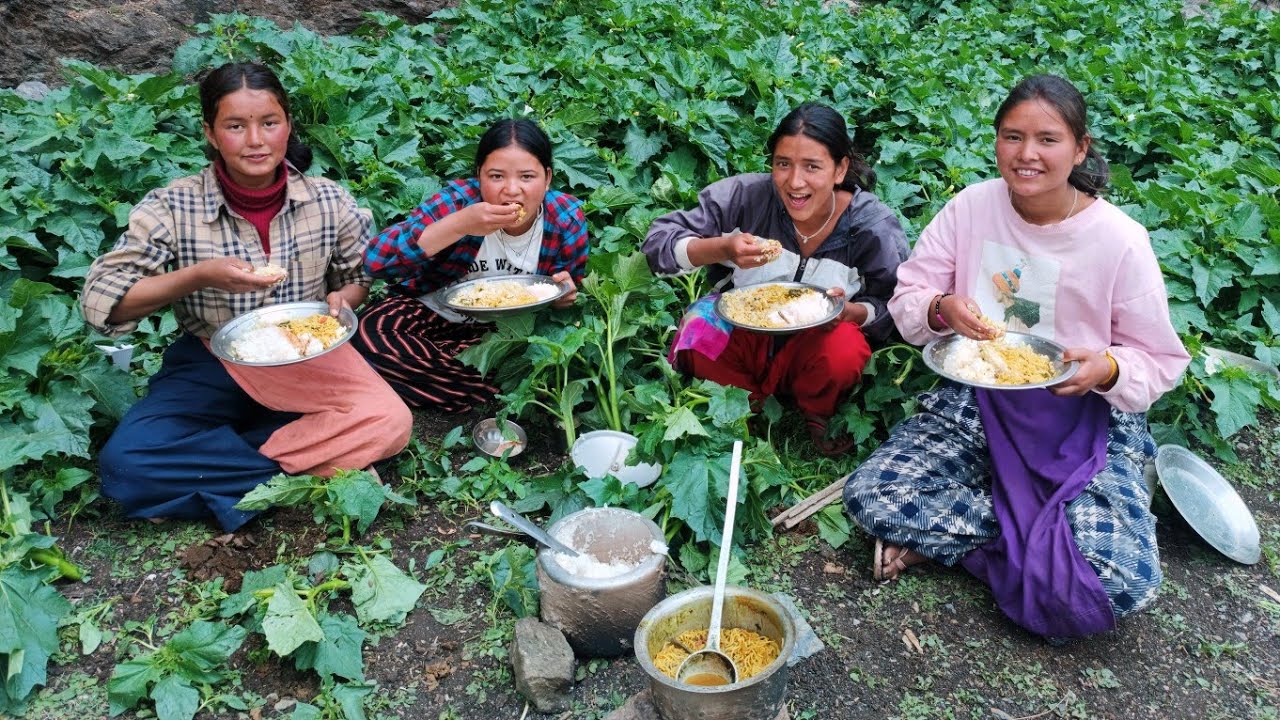 beautiful girls picnic in nepali Himalayan village..||Nepali village ...