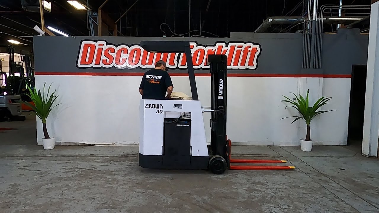 CROWN 30RCTT-S 3,000lb Electric 36V #4572 - Forklift for Sale - YouTube