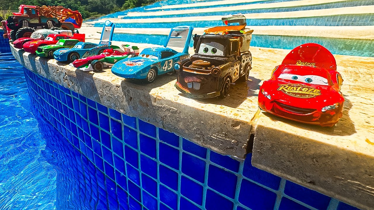 Disney Pixar Cars falling into deep pool, Lightning McQueen, Tow Mater ...