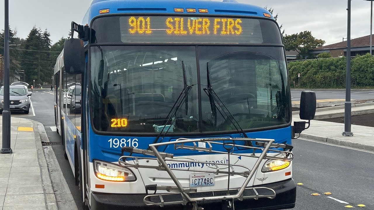 Community Transit Rt 901 Cruising Down I-5 - YouTube