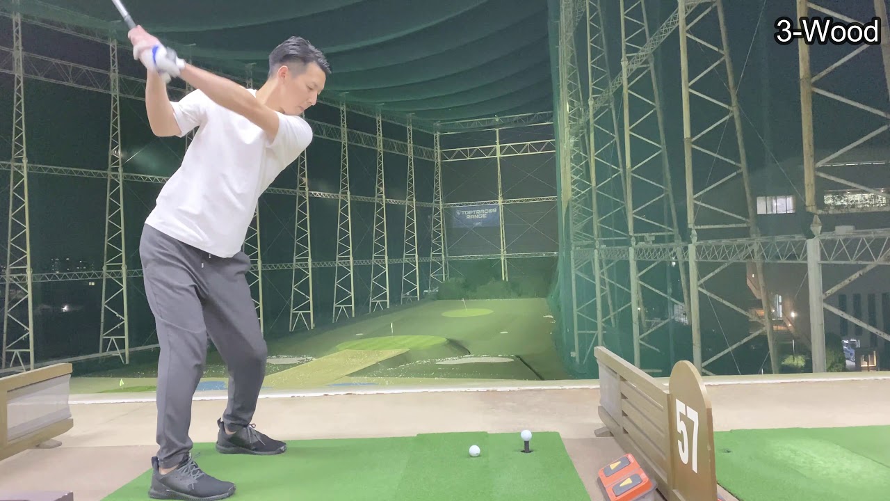 Golf Range in Tokyo, Japan at night | Swing Himonya [4K] - YouTube