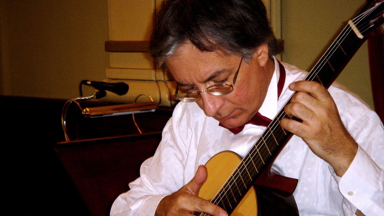 Alvaro Pierri plays Federico Moreno Torroba - Sonatina, 2nd mvt ...