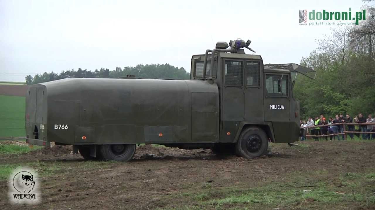 Hydromil Milicja (Jelcz P420) PRL - YouTube