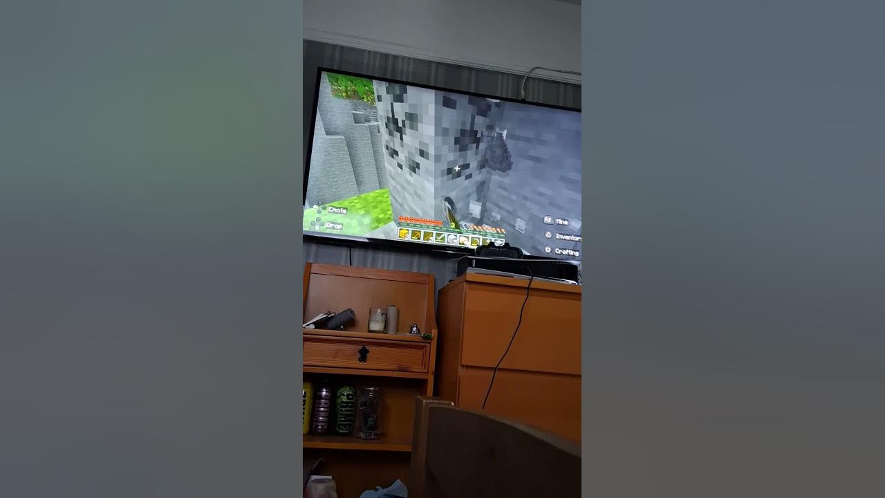 Minecraft Hardcore episode 1: the basics - YouTube