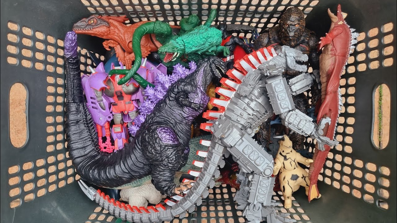 Hunting found mechagodzilla, Shin godzilla, Biollante, Kingkong ...