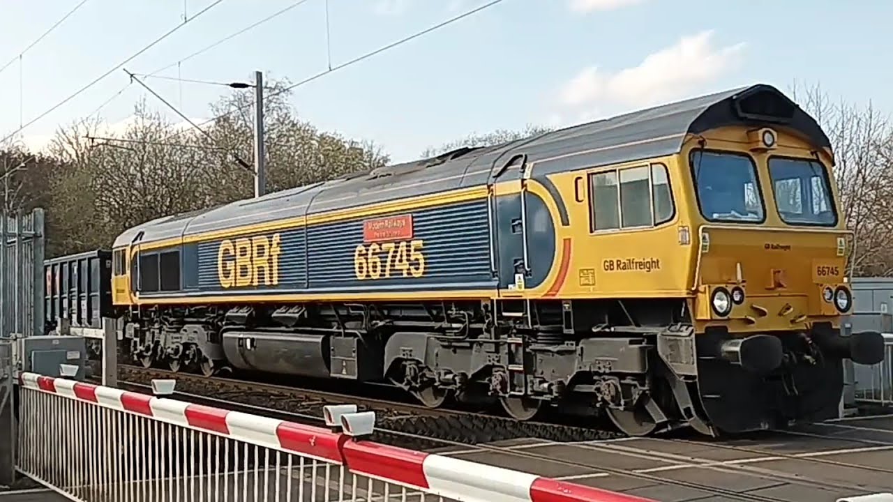 GBRF Class 66745 (Modern Railways) - YouTube