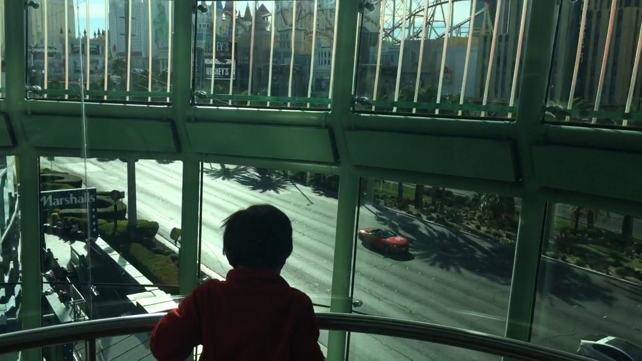 Coca-Cola Window Elevator Las Vegas - YouTube