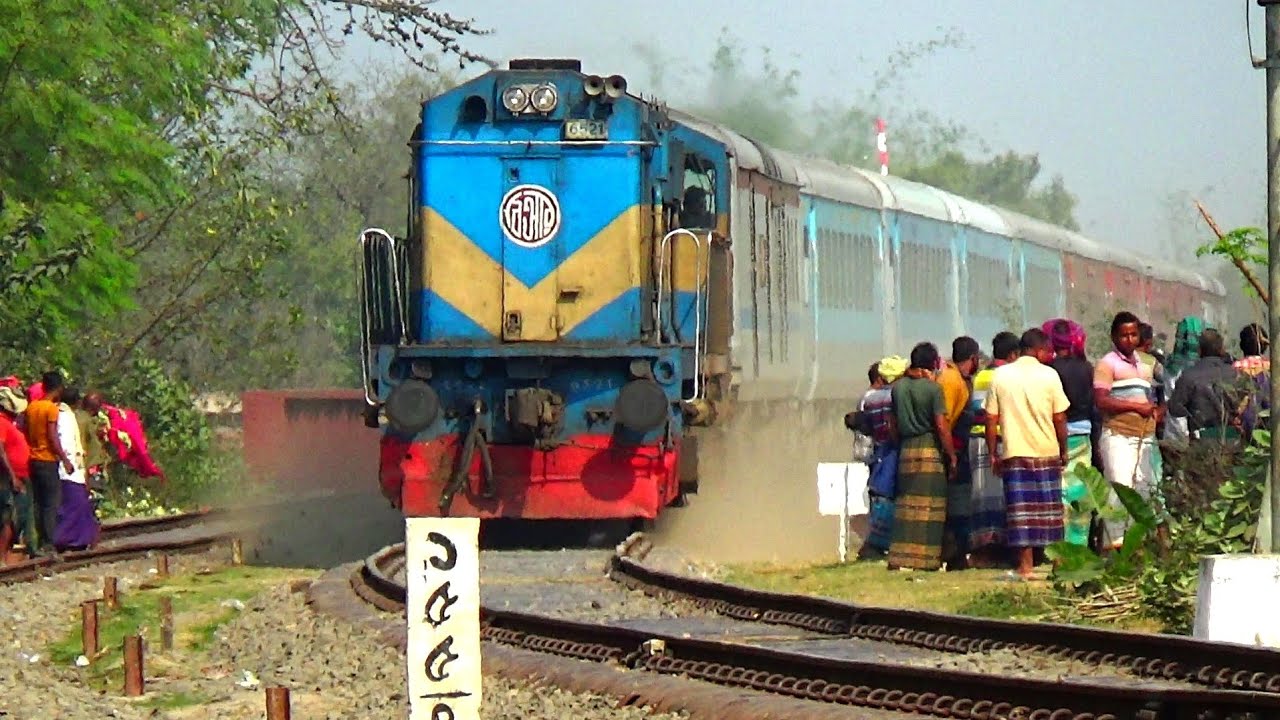 Dangerous WDM3A Alcos Attacks - High speed Inter national Train Maitree ...