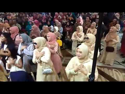 Flashmob ntah apa yang merasukimu