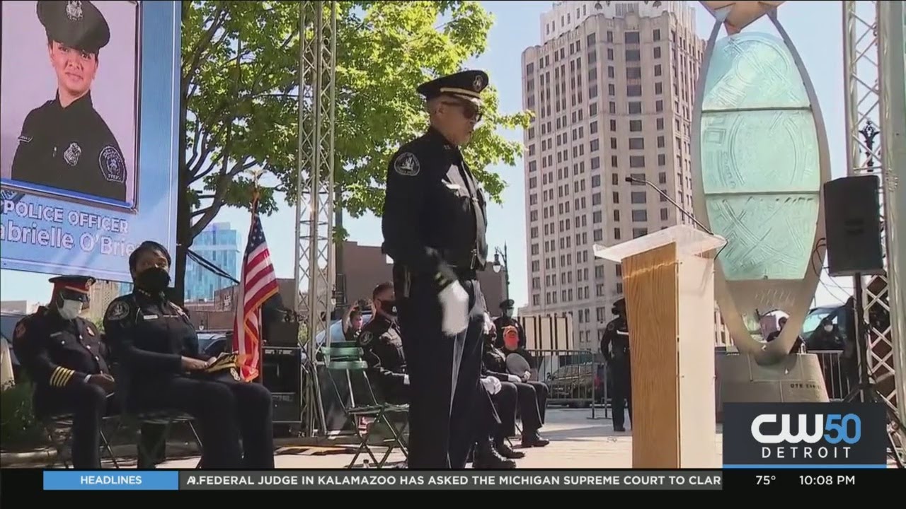 Detroit Police Department Celebrates Newest Class - YouTube
