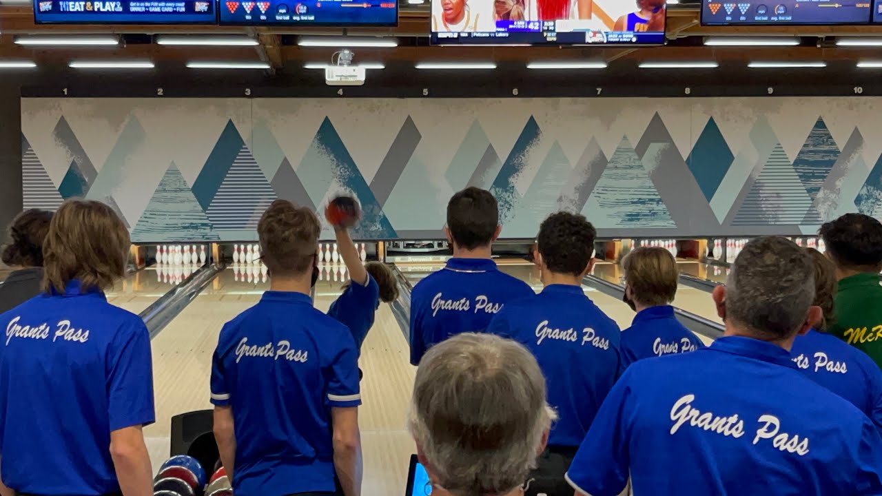 Chris Warren bowling at Oregon State HS Championship 2022 - YouTube