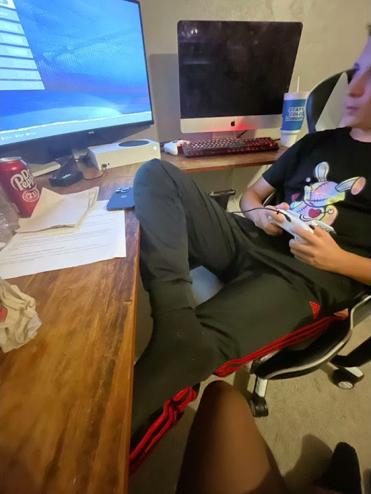 NO MO FREE G FT MR.1600 - YouTube