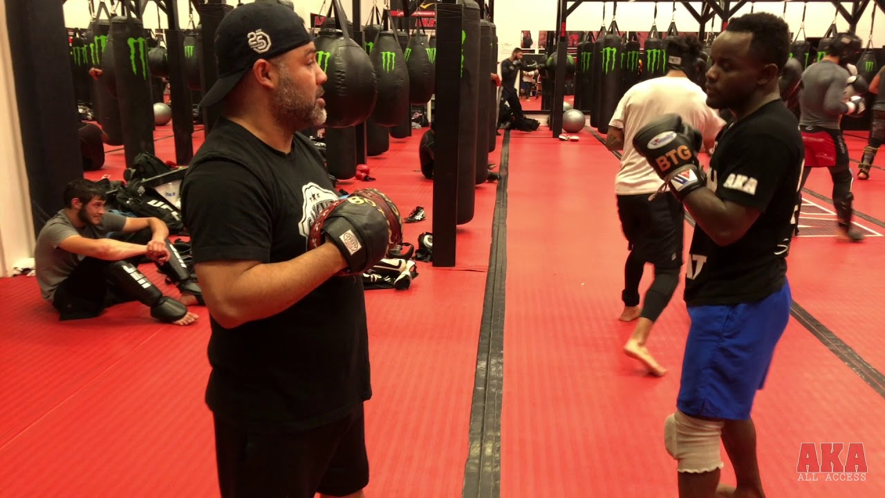 Shawn Bunch "The Great" and Rosendo Sanchez Do Padwork Drills for ...