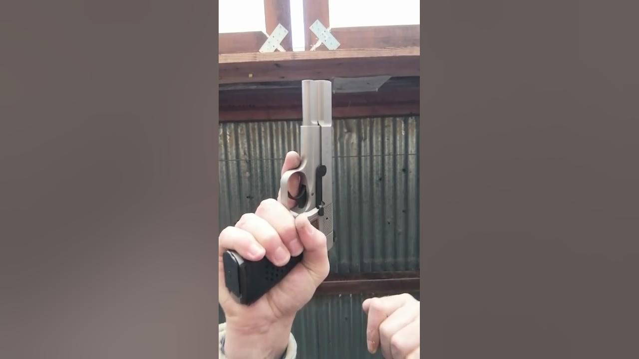 BROWNING HI POWER (GP35) - YouTube