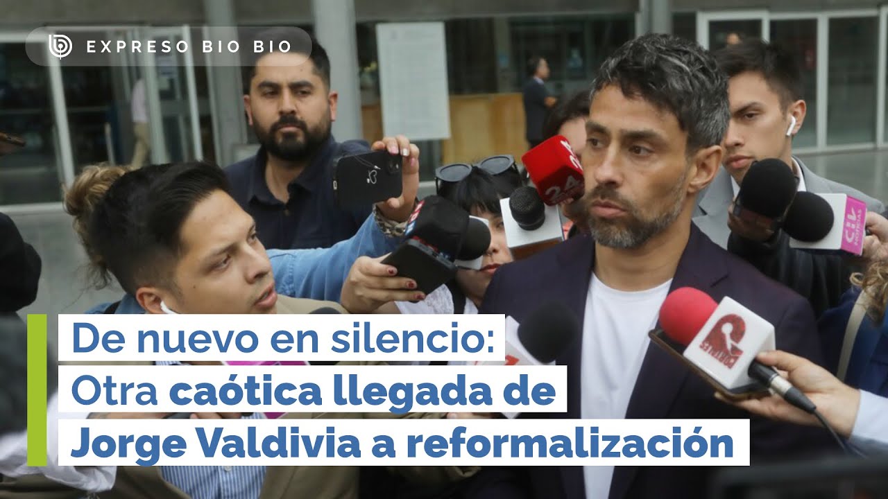 De nuevo en silencio: Otra caótica llegada de Jorge Valdivia a reformalización - YouTube