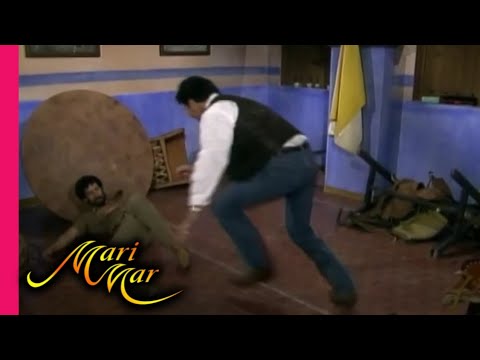 Renato agarra a golpes a Nicandro | Marimar capítulo 37 TELECENTRO