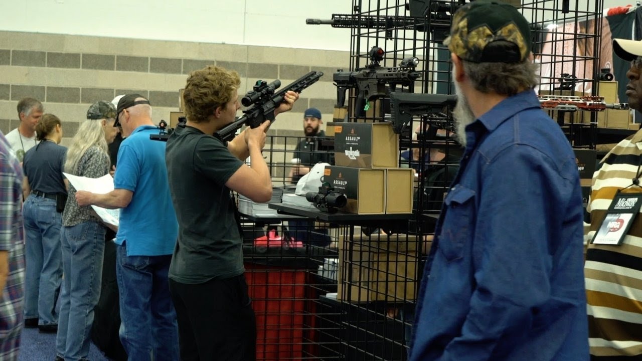 Pro-gun millennials turn out for NRA convention - YouTube
